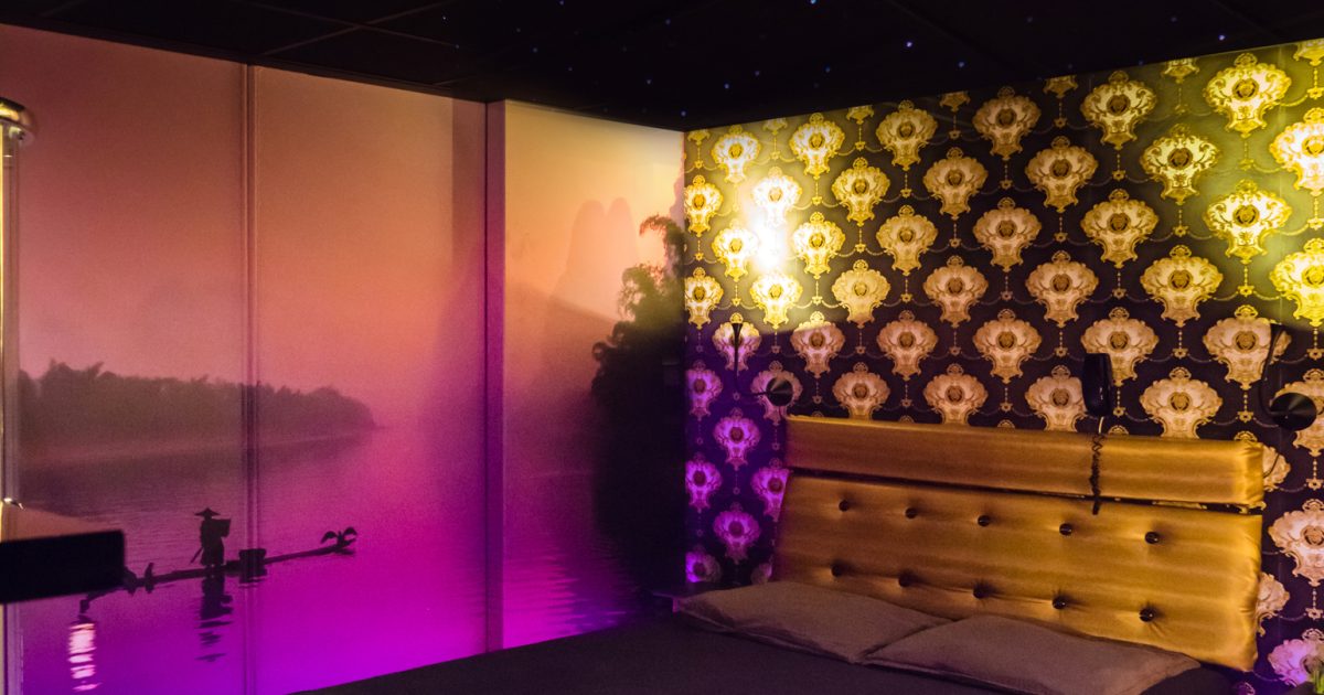 Huize Sandra - Online Directory of Striptease and Erotic Clubs